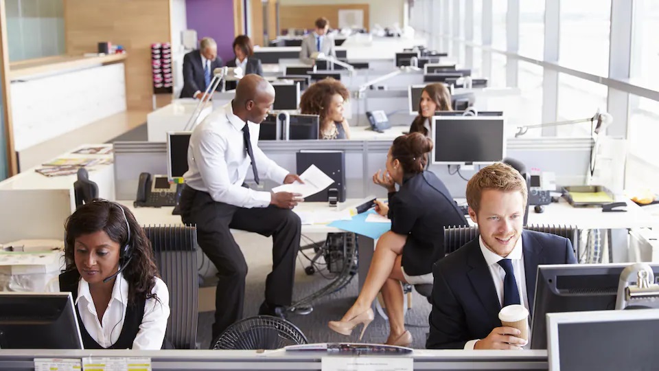 OrientAction en bref : Monde du travail | Travailleurs étrangers | Main ...